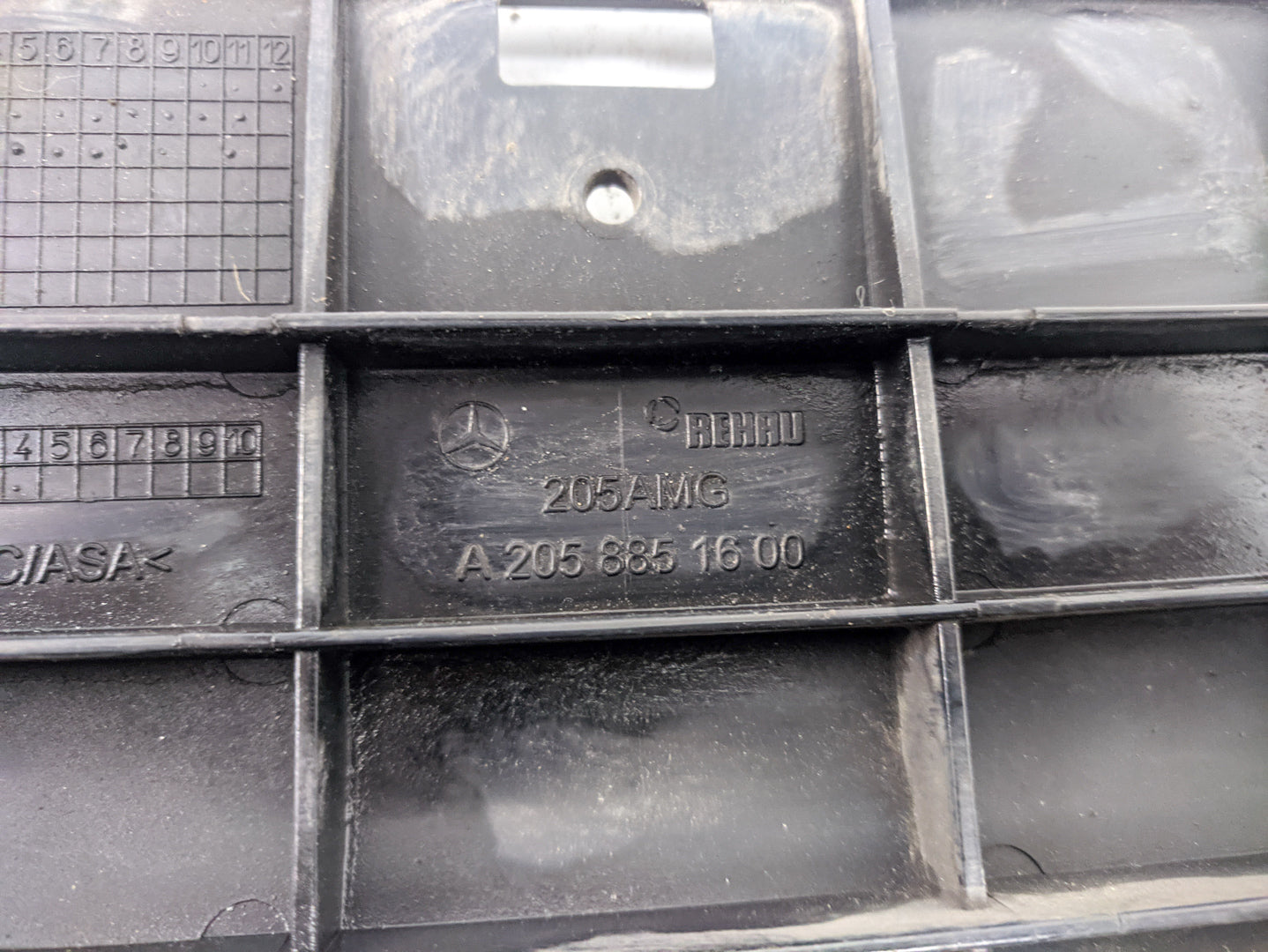 Cobertura Inferior do Para-Choques Traseiro Mercedes w205 A2058851600 ...