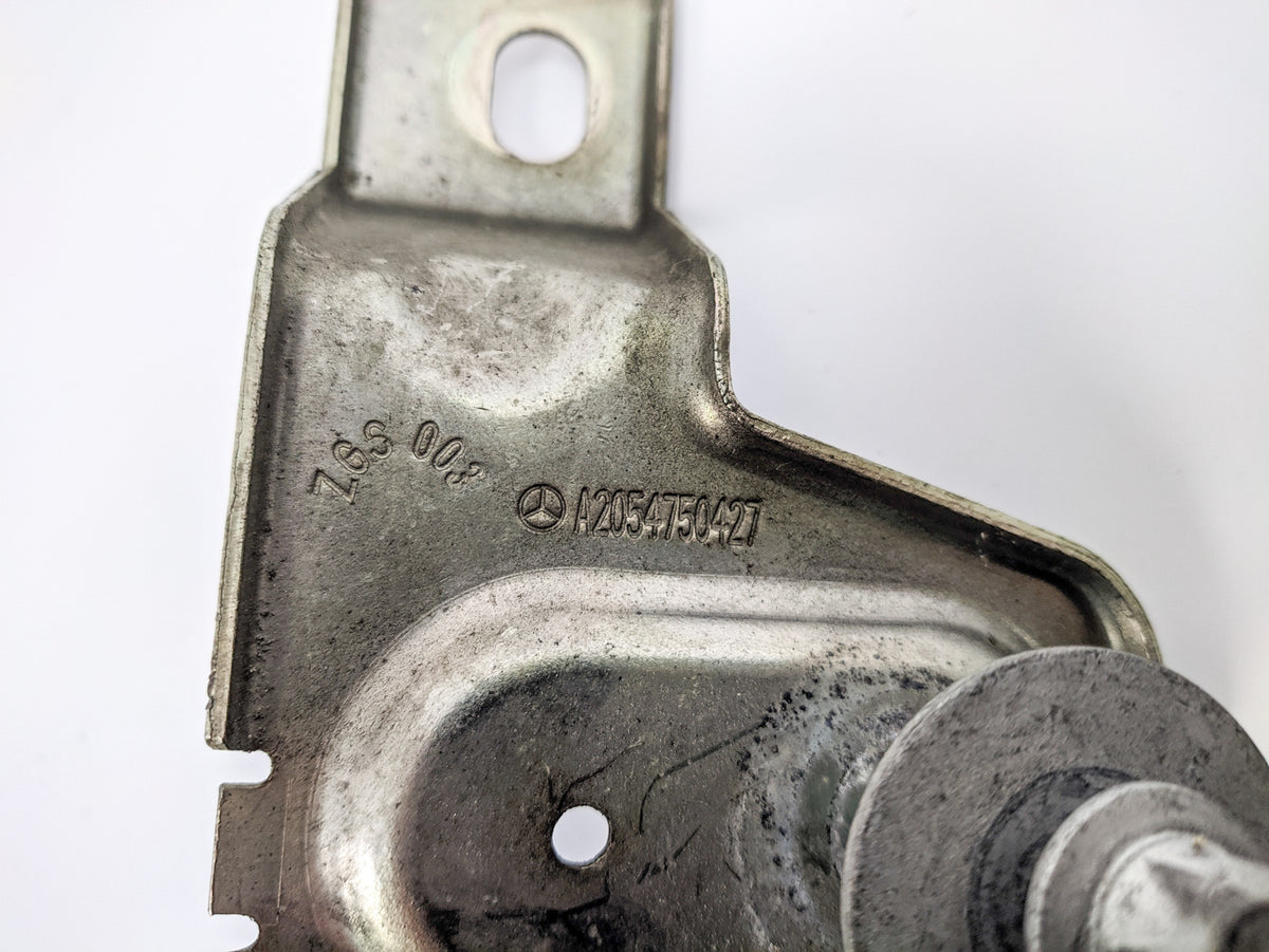 Suporte de Depósito AdBlue Mercedes-Benz W205 A2054750427 – Motores Usados