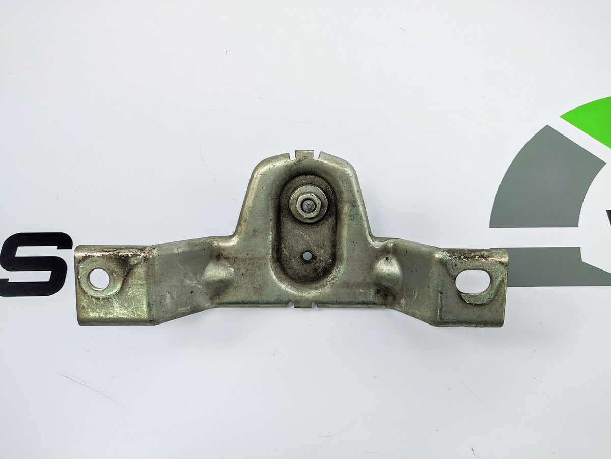 Suporte de Depósito AdBlue Mercedes-Benz W205 A2054750427 – Motores Usados